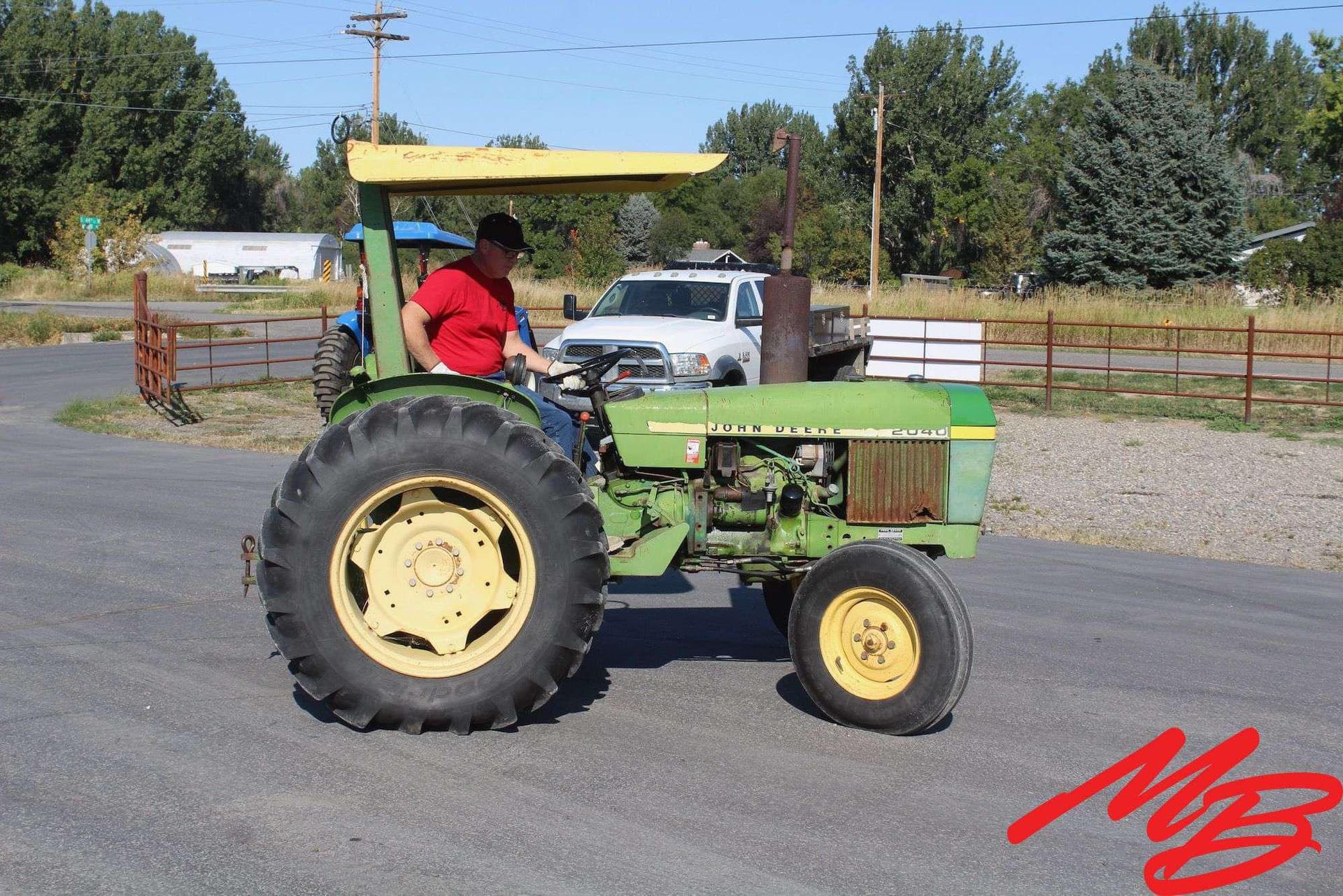 Tractor Zoom - John Deere 2040