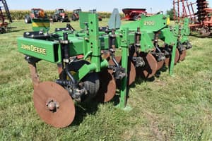SOLD - John Deere 2100 7 shank in-line ripper Tillage with 7 Shanks ...
