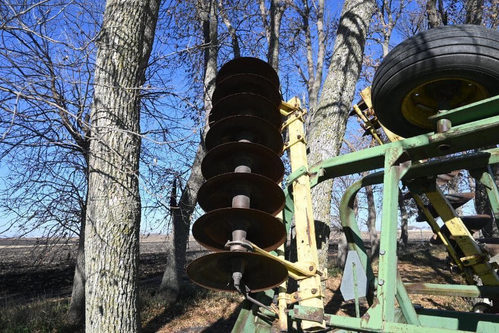 Tractor Zoom - John Deere 230
