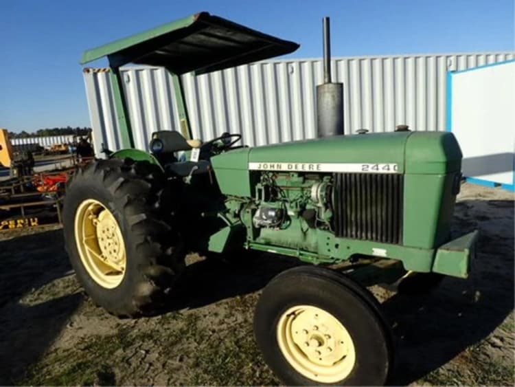 SOLD - John Deere 2440 Tractors 40 to 99 HP | Tractor Zoom