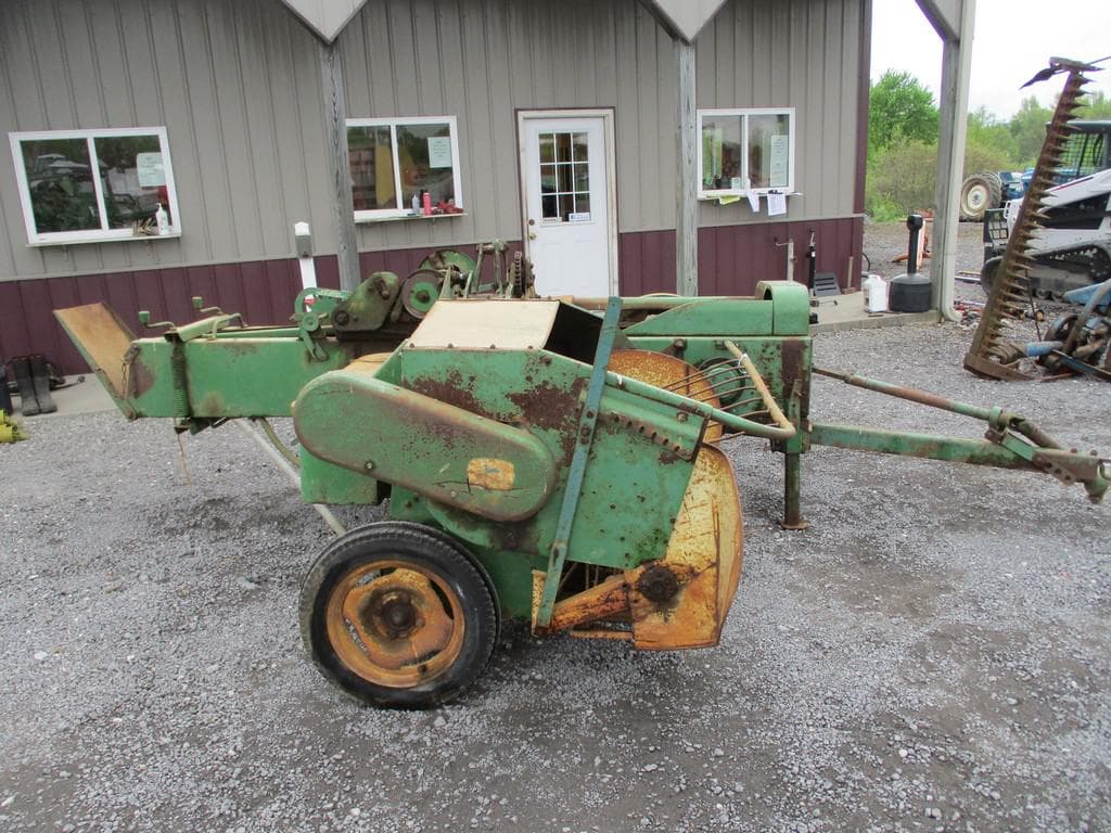 John Deere 24T Hay and Forage Balers - Square for Sale | Tractor Zoom