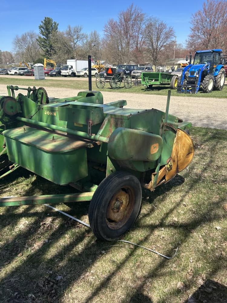 John Deere 24T Hay and Forage Balers - Square for Sale | Tractor Zoom