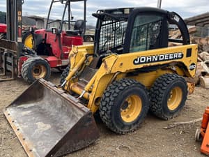 SOLD - John Deere 250 Lot No. 3935337 Construction with 2,199 Hrs ...