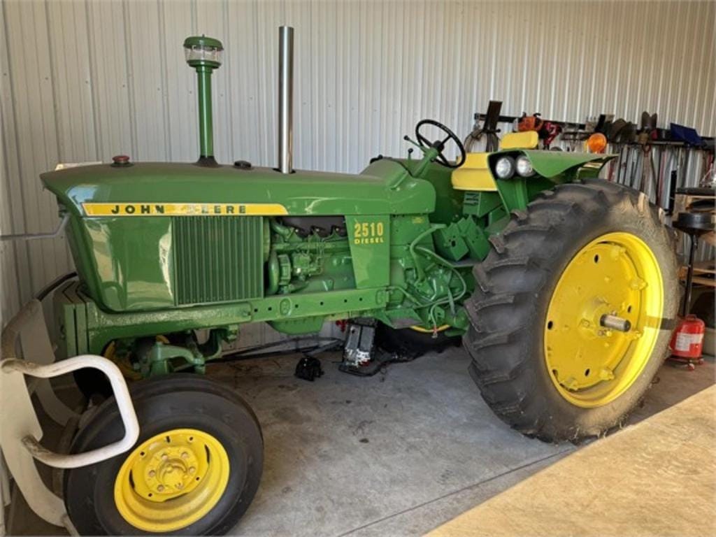SOLD - John Deere 2510 Lot No. 9999 Tractors with 53 HP | Tractor Zoom