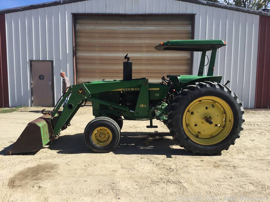 SOLD - John Deere 2640 Tractors with 3,821 Hrs | Tractor Zoom