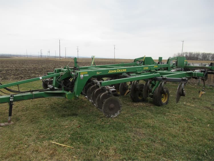 John Deere 2700 Tillage Disk Rippers for Sale | Tractor Zoom