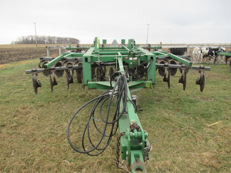 John Deere 2700 Tillage Disk Rippers for Sale | Tractor Zoom