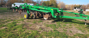 SOLD - John Deere 2700 Tillage with 5 Shanks | Tractor Zoom