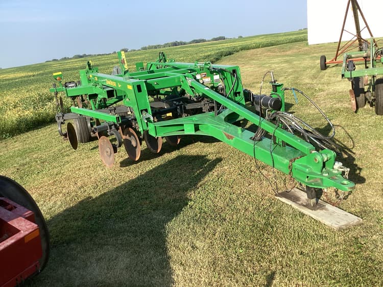 John Deere 2700 Tillage Disk Rippers for Sale | Tractor Zoom