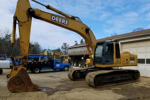 SOLD - John Deere 270C Excavator Construction with 6,100 Hrs | Tractor Zoom