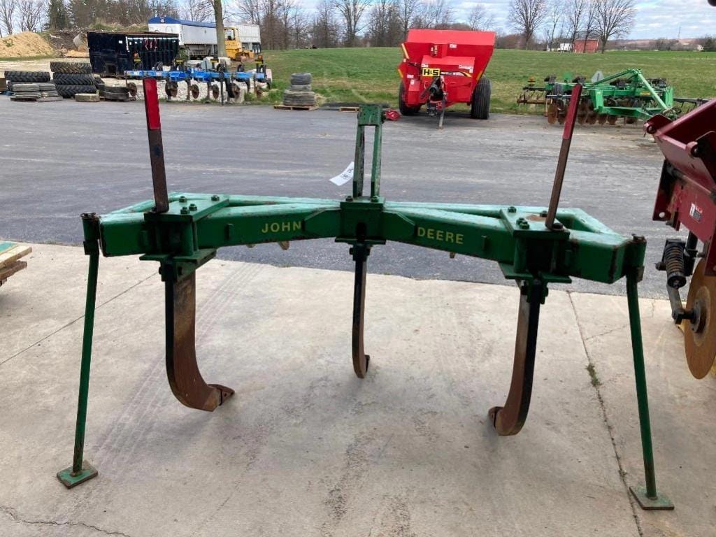 John Deere 913 Tillage For Sale with 3 Shanks | Tractor Zoom