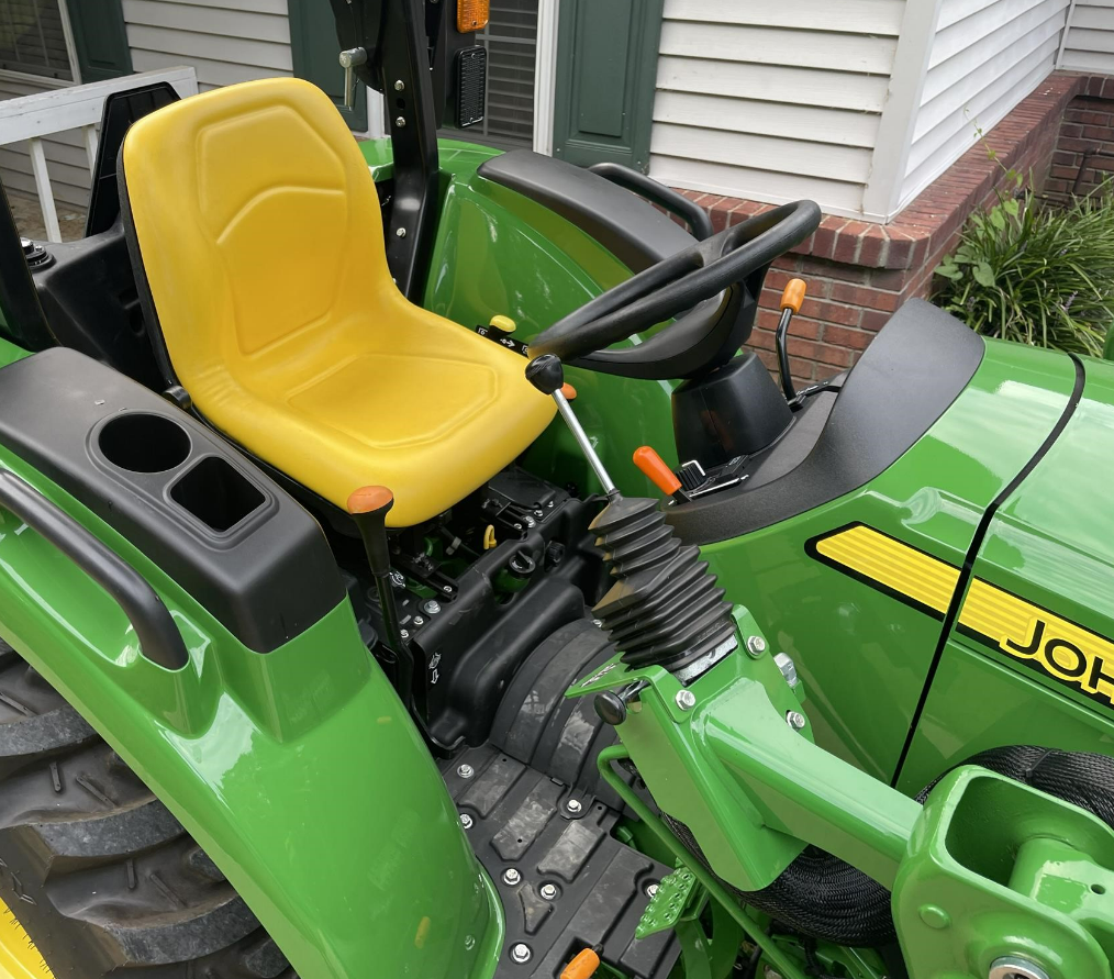 SOLD - John Deere 3043D Lot No. 62591ddd-18bb-11ed-8bec-0246304ce823 ...