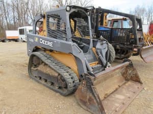 SOLD - John Deere 323D Lot No. 205 Construction with --- Hrs | Tractor Zoom