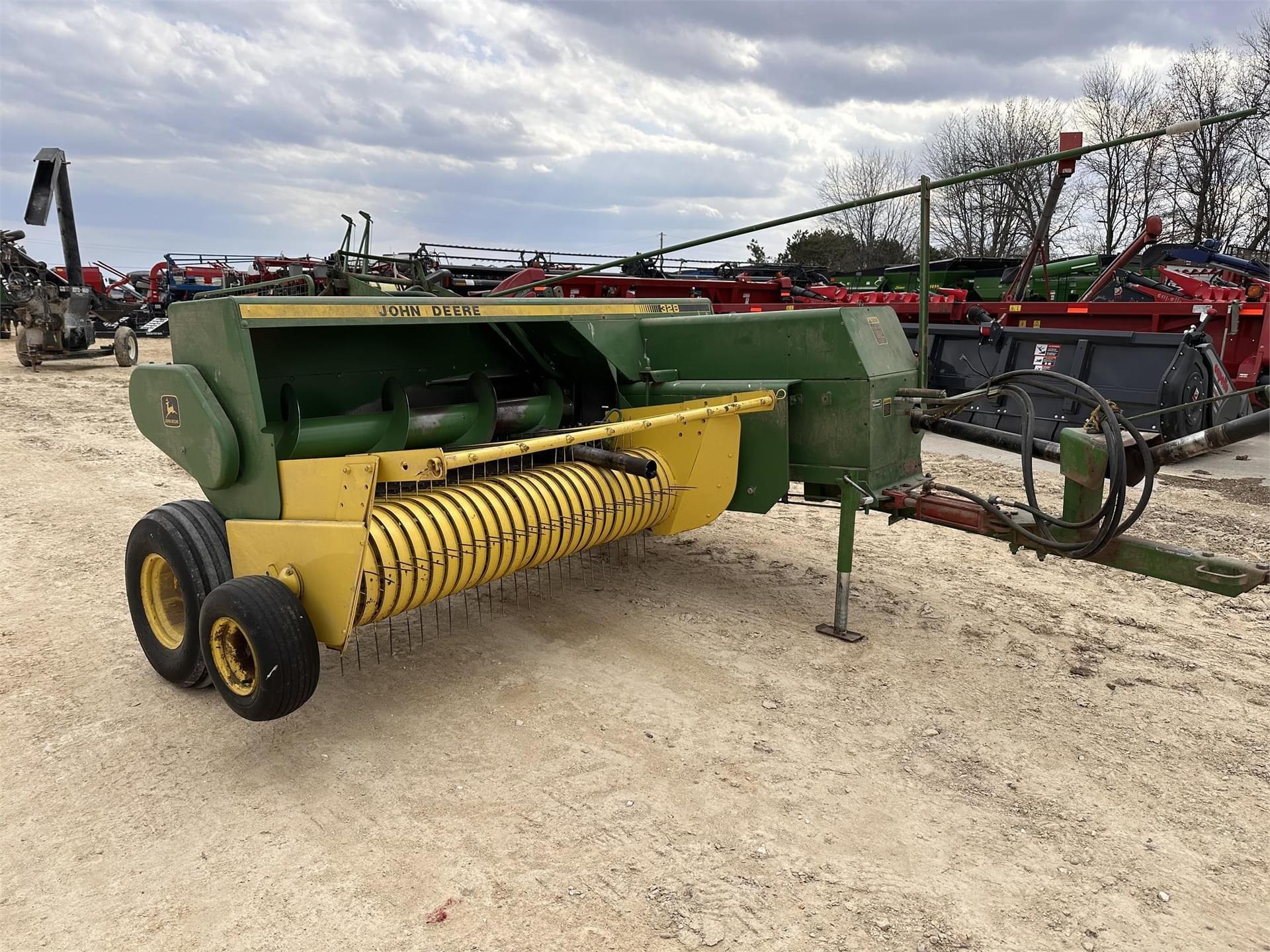 John Deere 328 Hay and Forage Balers - Square for Sale | Tractor Zoom
