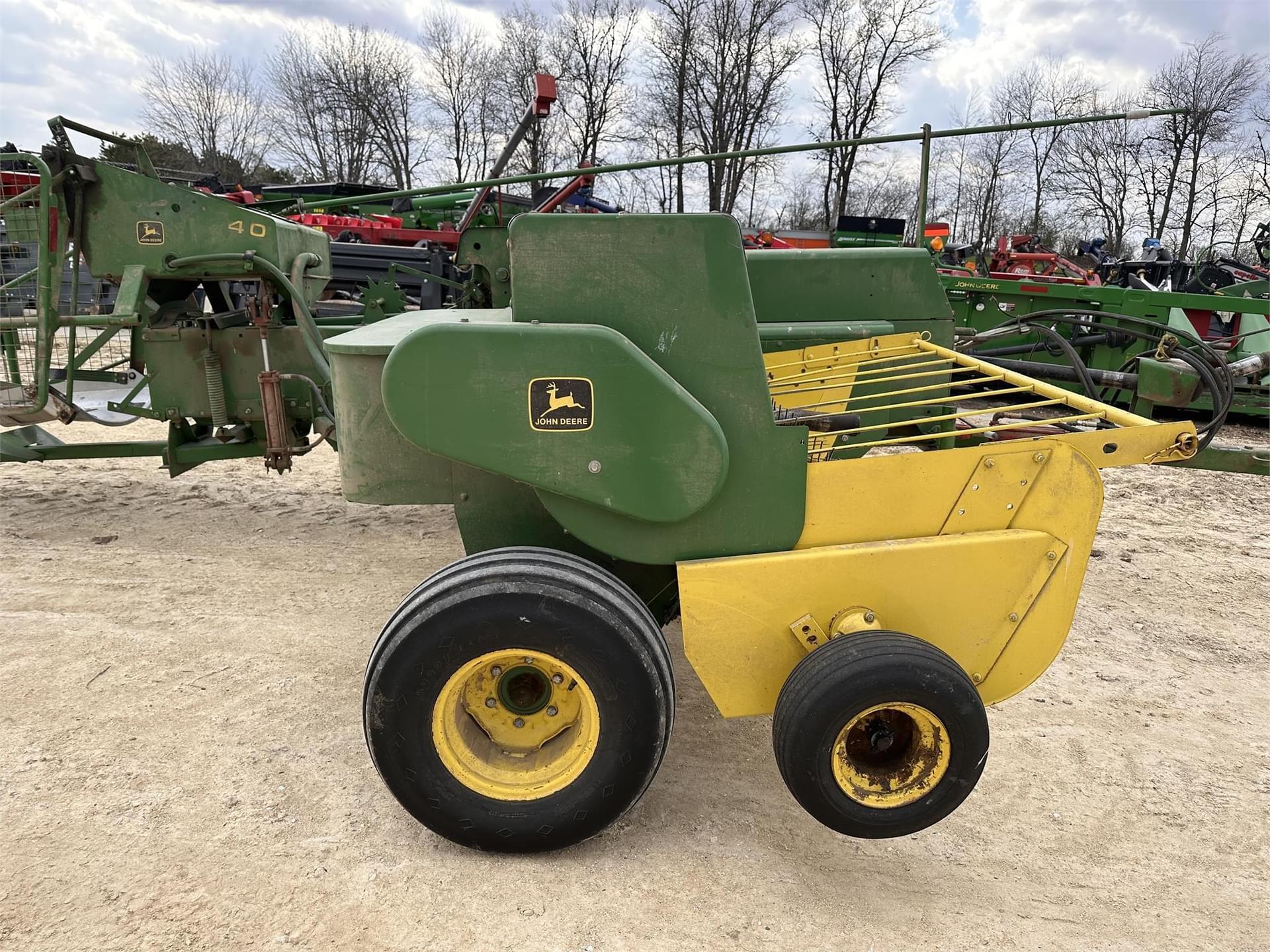 John Deere 328 Hay and Forage Balers - Square for Sale | Tractor Zoom