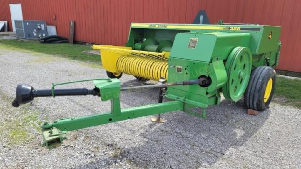 John Deere 328 Hay and Forage Balers - Square for Sale | Tractor Zoom