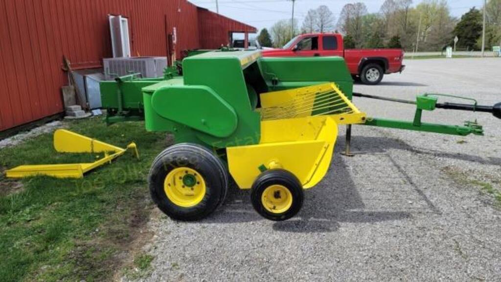 John Deere 328 Hay and Forage Balers - Square for Sale | Tractor Zoom