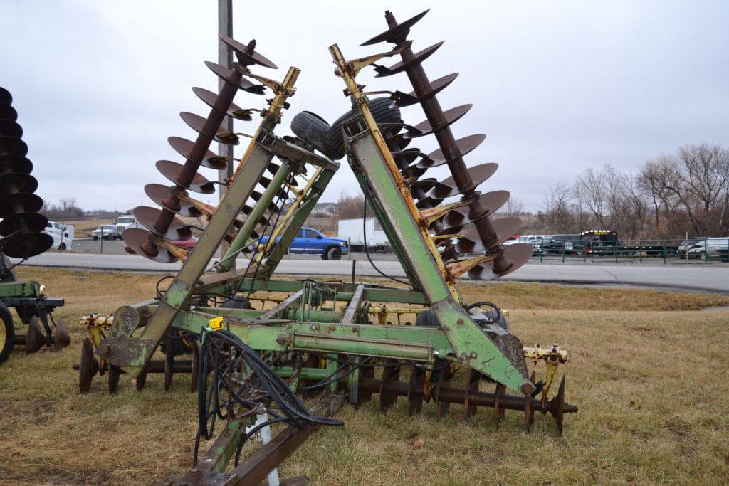 Tractor Zoom - John Deere 330