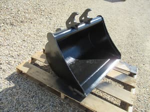 SOLD - John Deere Bucket Stock No. 49547 Construction | Tractor Zoom