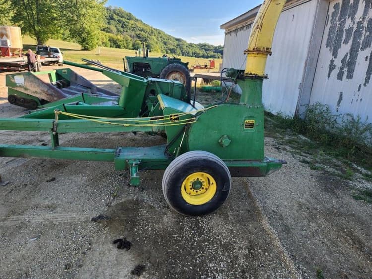 SOLD - John Deere 3940 Harvesting Forage Harvesters - Pull Type ...