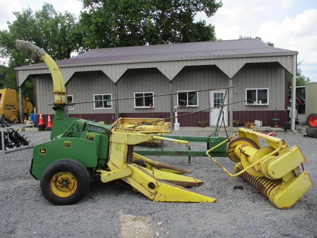 John Deere 3940 Lot No. 4156 Harvesting For Sale | Tractor Zoom