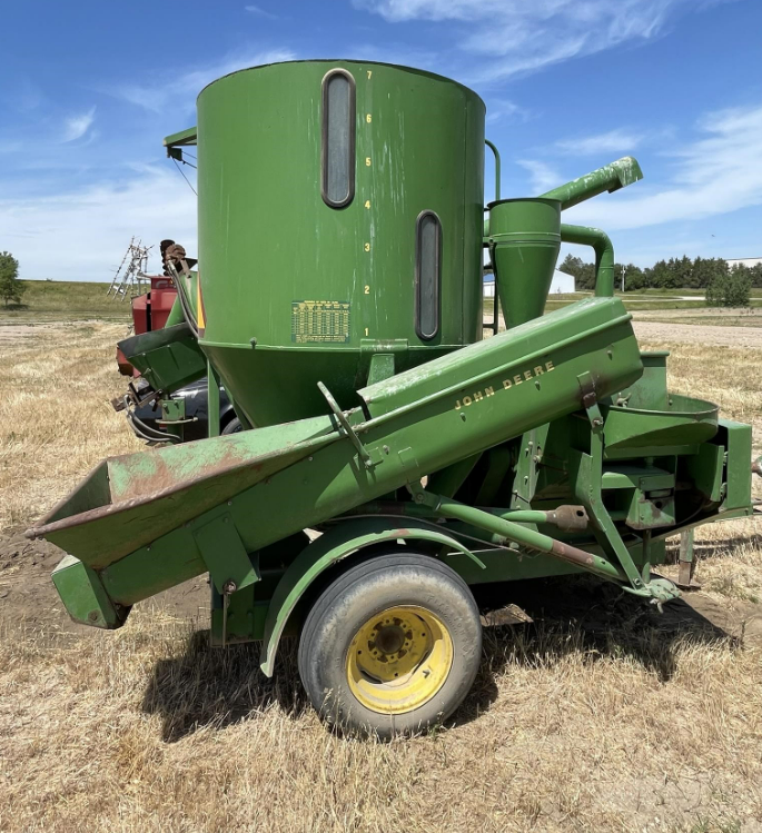 John Deere 400 Hay and Forage Grinders/Mixers for Sale | Tractor Zoom