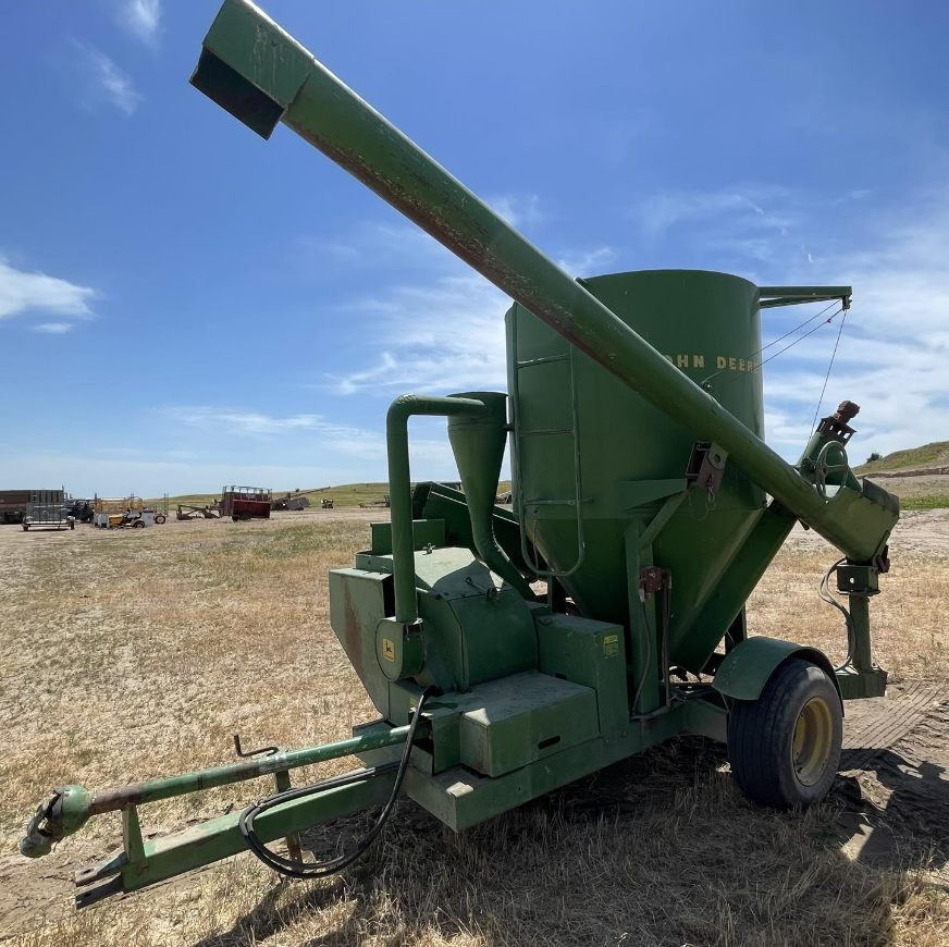 John Deere 400 Hay and Forage Grinders/Mixers for Sale | Tractor Zoom
