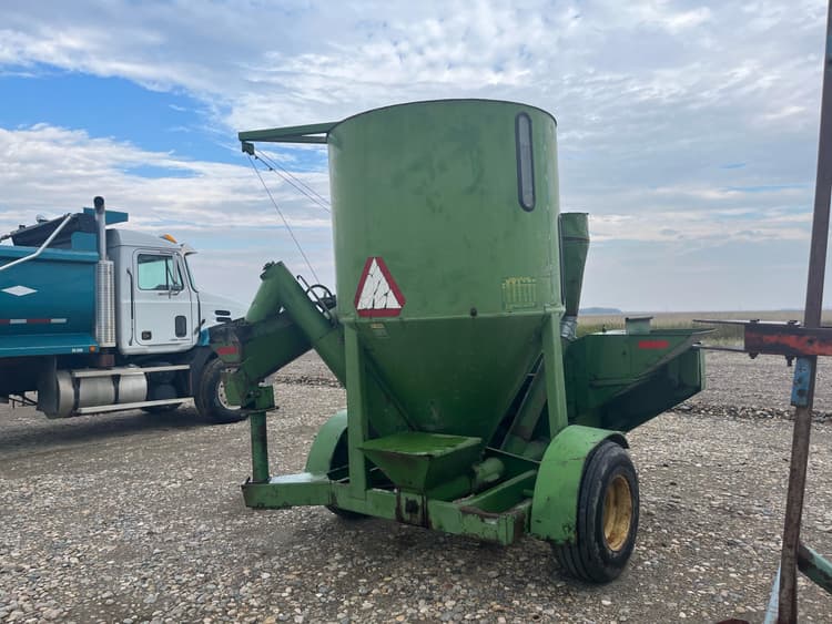 John Deere 400 Hay and Forage Grinders/Mixers for Sale | Tractor Zoom