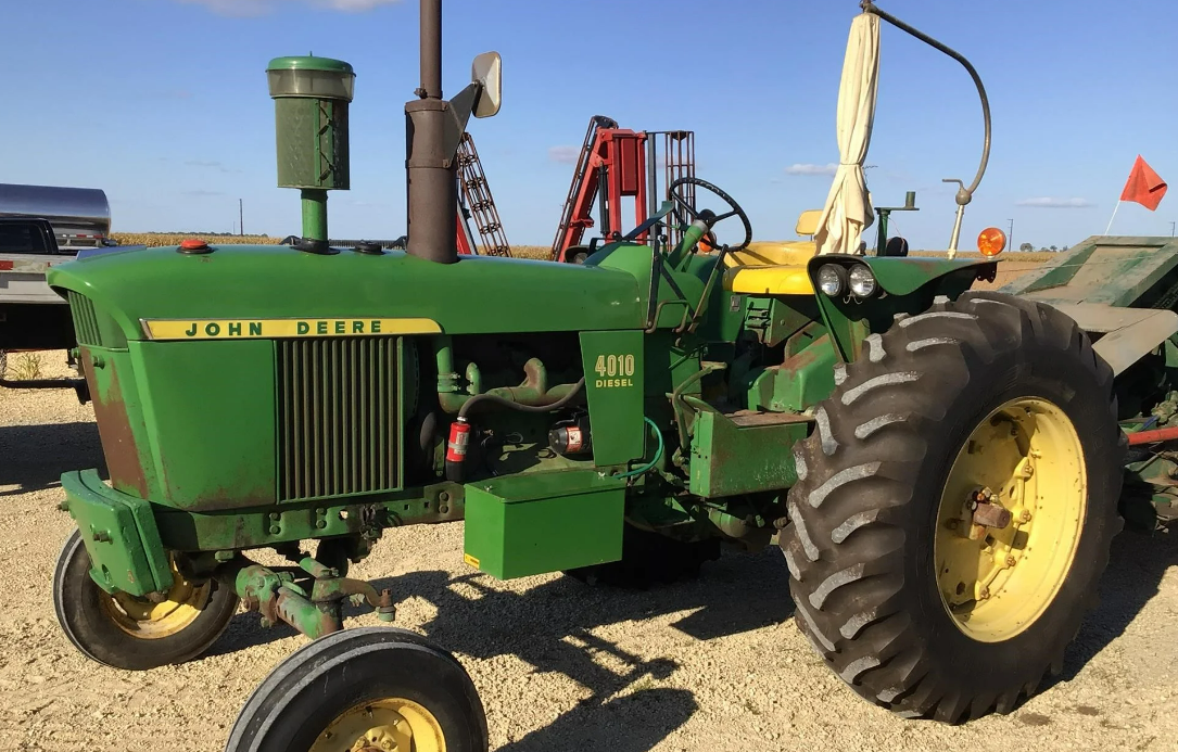 SOLD - John Deere 4010 Tractors with 4,665 Hrs | Tractor Zoom