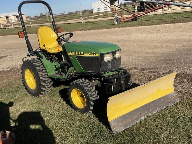 SOLD - John Deere 4100 Tractors Less than 40 HP | Tractor Zoom