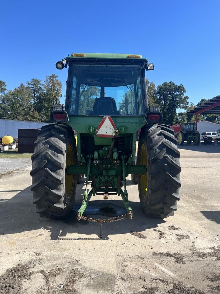 Tractor Zoom - John Deere 4230