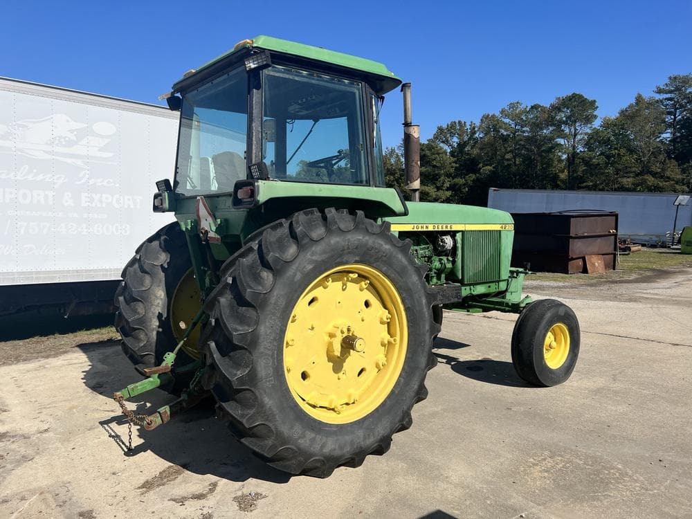 Tractor Zoom - John Deere 4230