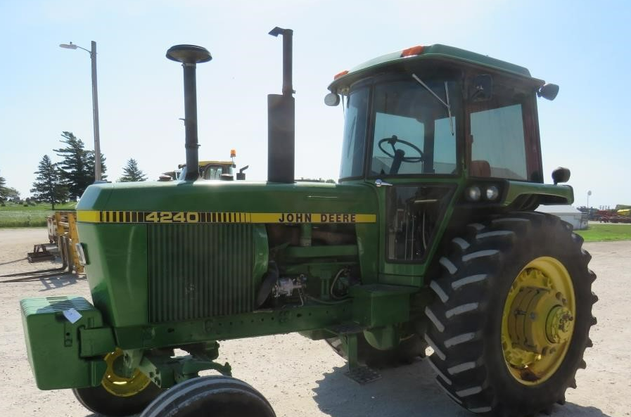 SOLD - John Deere 4240 Tractors with 7,269 Hrs | Tractor Zoom