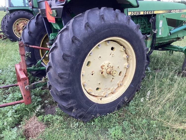 John Deere 4240 Tractors 100 to 174 HP for Sale | Tractor Zoom