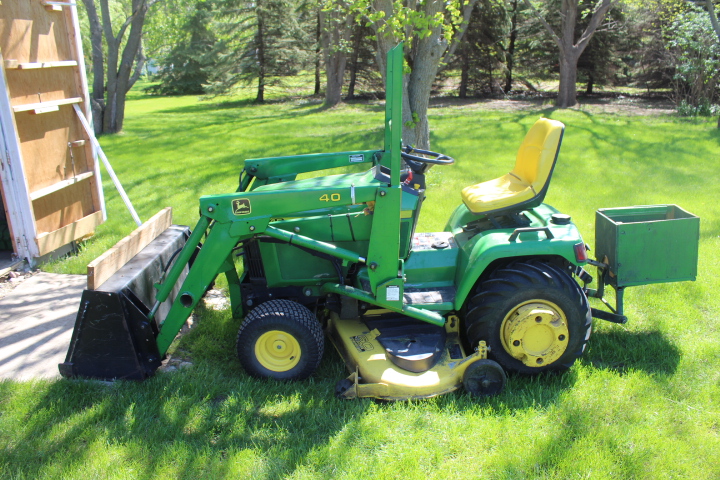 SOLD - John Deere 445 Lot No. 07c406d0-f199-11ec-9544-0246304ce823 ...
