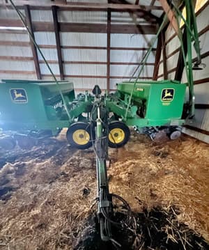 SOLD - John Deere 455 Lot No. 694923 Planting with 25 ft | Tractor Zoom
