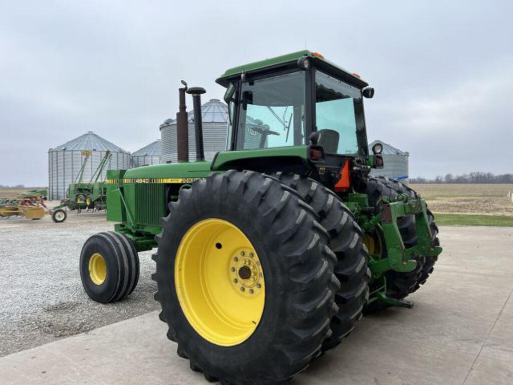 Tractor Zoom - 1982 John Deere 4640