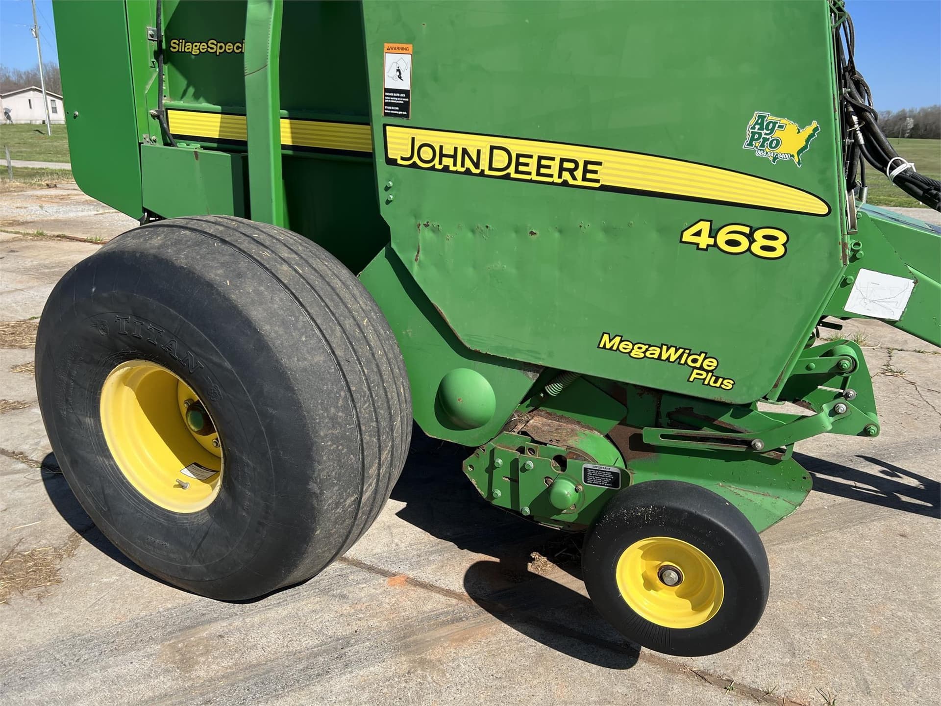 Tractor Zoom - John Deere 468 Silage Special