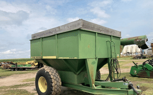 SOLD - John Deere 500 Harvesting with 500 Bu | Tractor Zoom