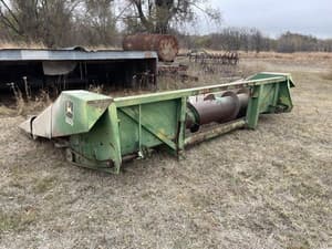 SOLD - John Deere 6 row head, Model 653, shedded Harvesting with 6 Rows ...