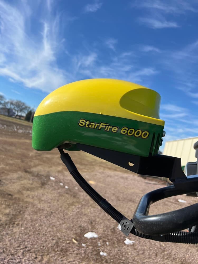 SOLD - John Deere StarFire 6000 Other Equipment GPS Equipment | Tractor ...