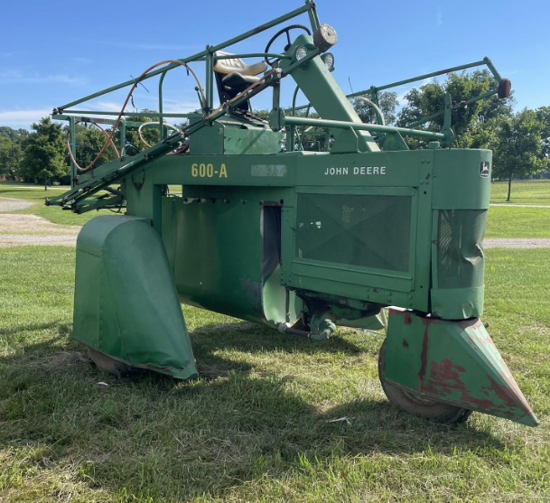 SOLD - John Deere 600A Lot No. d8a9bd77-0f5f-11ed-9544-0246304ce823 ...