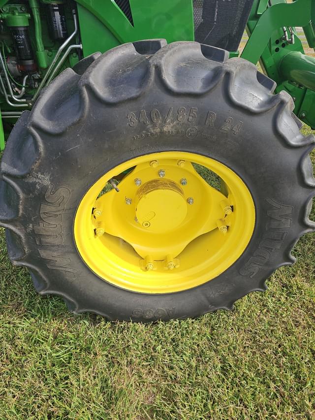 John Deere 6105E Lot No. 39880 Tractors For Sale with 1,193 Hrs | Tractor Zoom