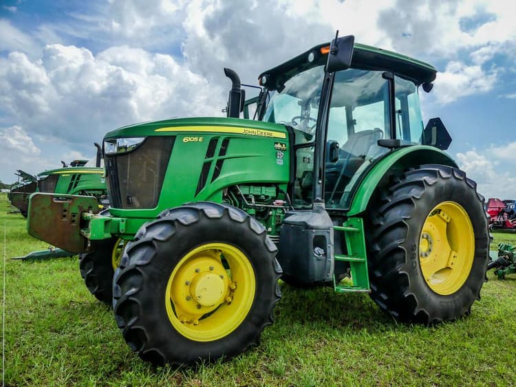 John Deere 6105E Tractors 100 to 174 HP for Sale | Tractor Zoom