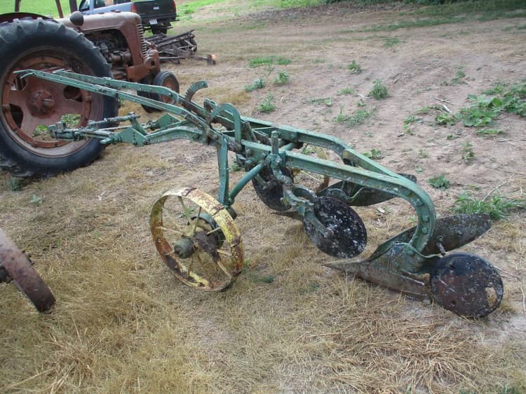 John Deere 612 Tillage Plows for Sale | Tractor Zoom
