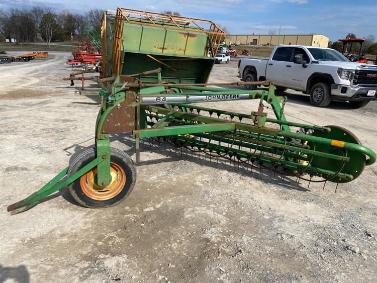 SOLD - John Deere 64 Hay and Forage Hay - Rakes/Tedders | Tractor Zoom