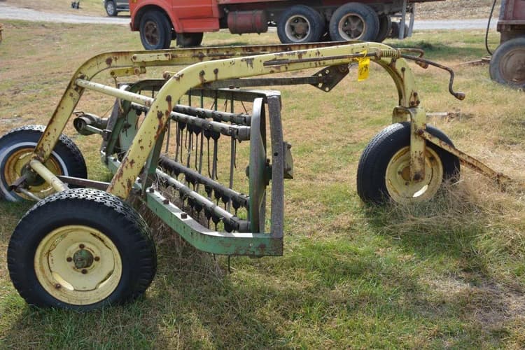 SOLD - John Deere 640 Hay and Forage Hay - Rakes/Tedders | Tractor Zoom