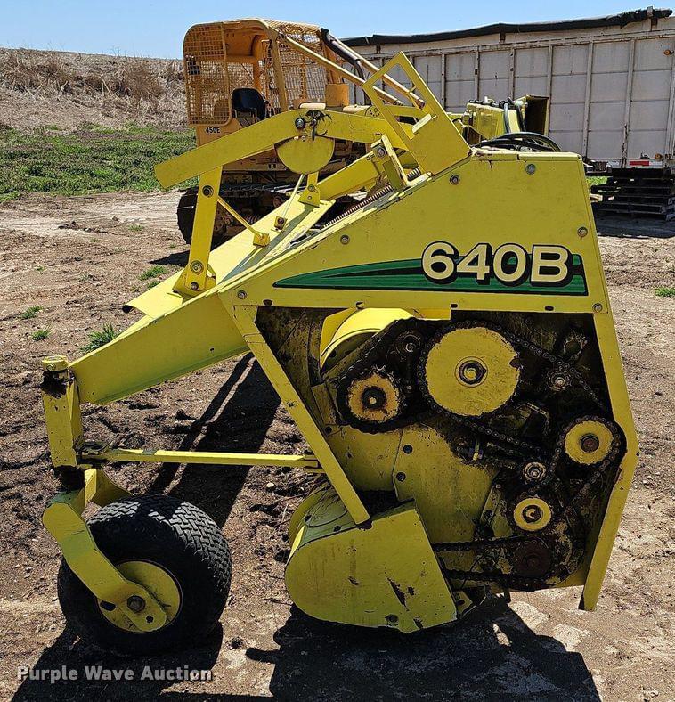 John Deere 640B Harvesting Headers - Forage for Sale | Tractor Zoom