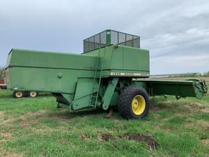 SOLD - John Deere 6601 Pull Type Combine Combines with --- Hrs ...