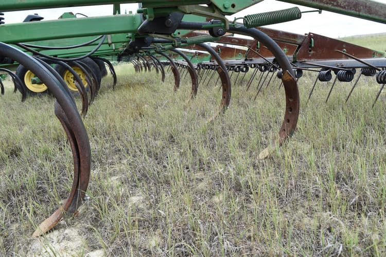 John Deere 680 Tillage Chisel Plows for Sale | Tractor Zoom